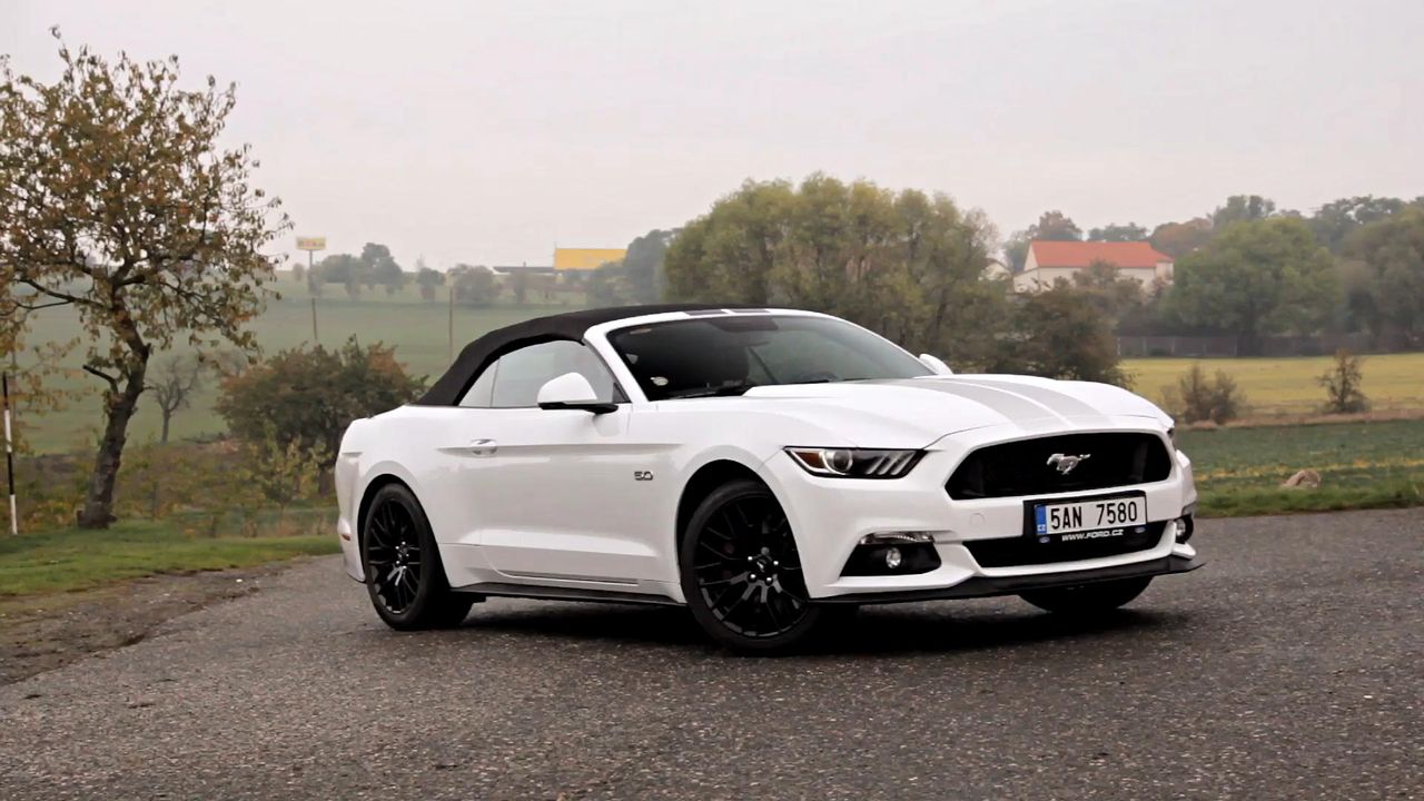 Ford Mustang V8 Convertible | Stream