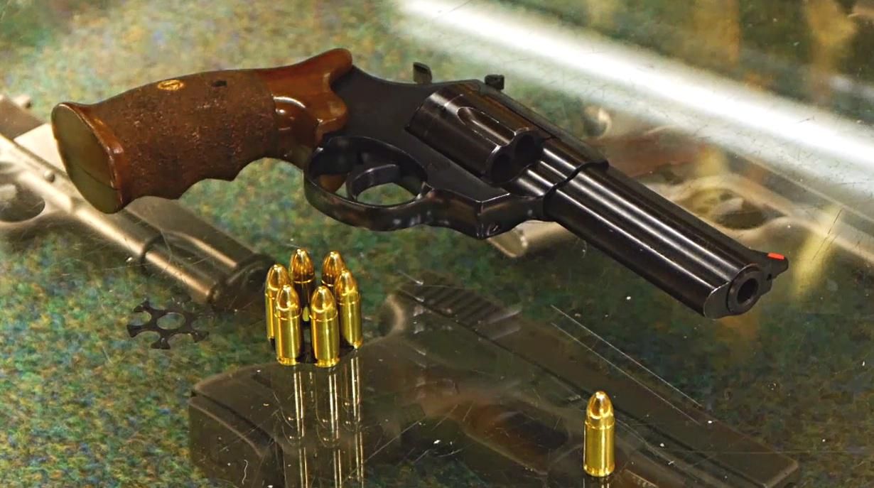 Speciál (69) - 9mm revolver | Stream