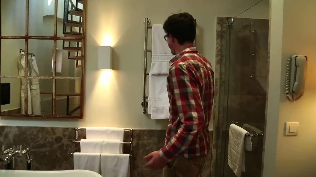 Hotel | Stream