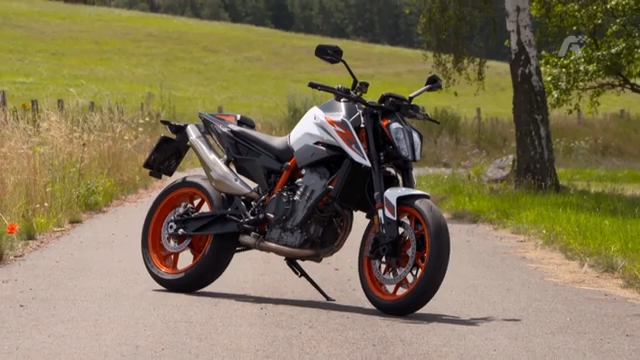 Motorka KTM Duke 890 R a Sršňův test | Stream