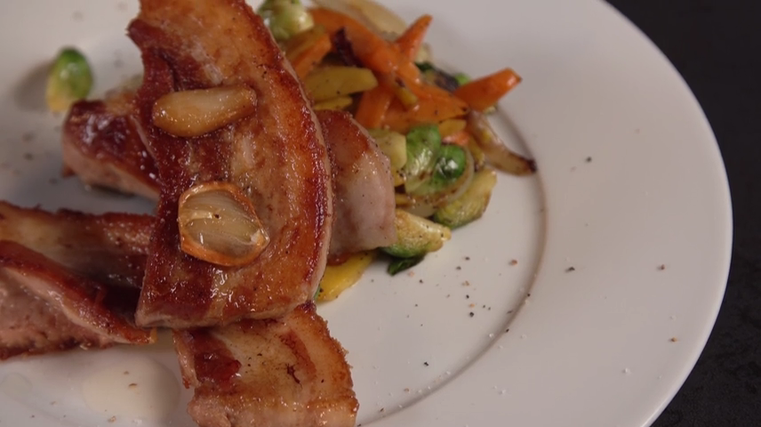 Konfitovaný bůček. Jednoduché levné jídlo povýšené k dokonalosti | Stream