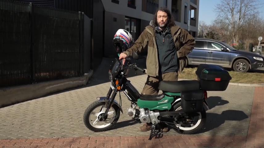 Test mopedu MP Corrado: Levný skútr už od 15 let | Stream