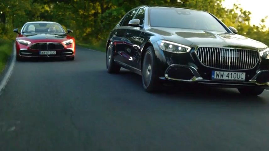 Automobilová symfonie, která se jen tak nevidí. Mercedes ukázal to ...